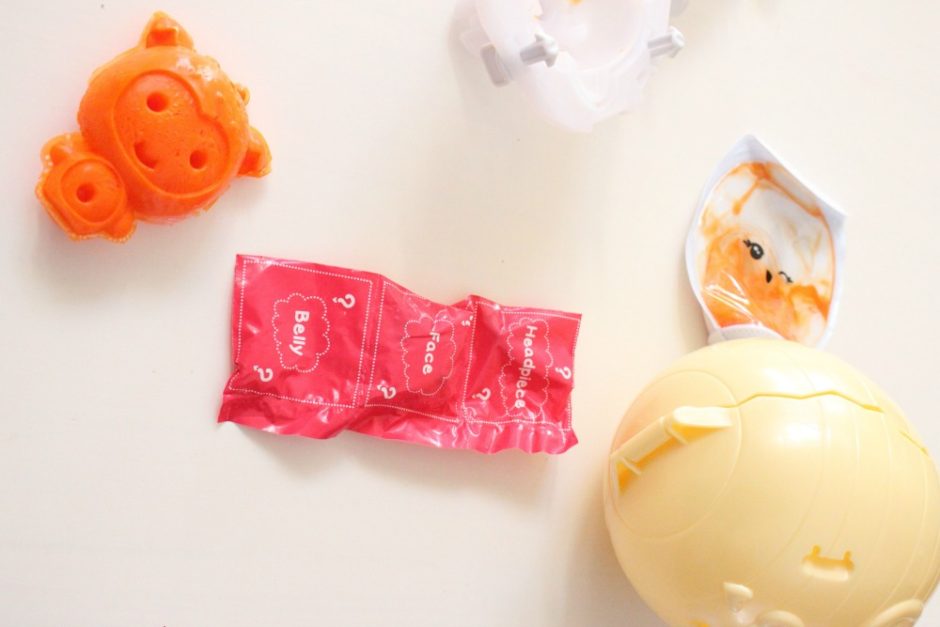 Holiday Gift Guide: Smooshins Surprise Maker Kit | Review + Giveaway